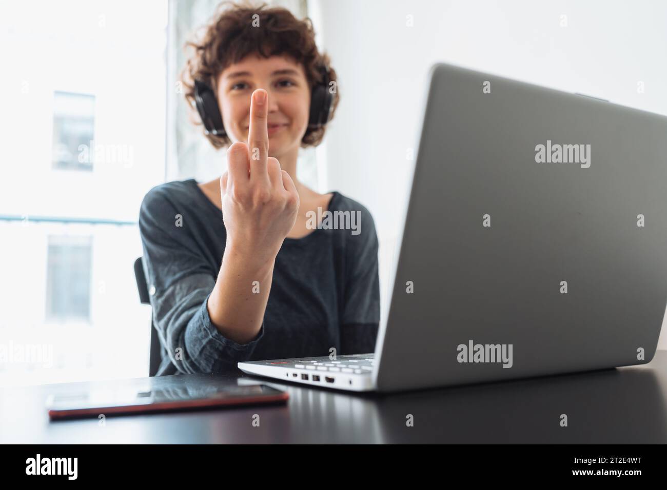 Middle finger up hi-res stock photography and images - Alamy