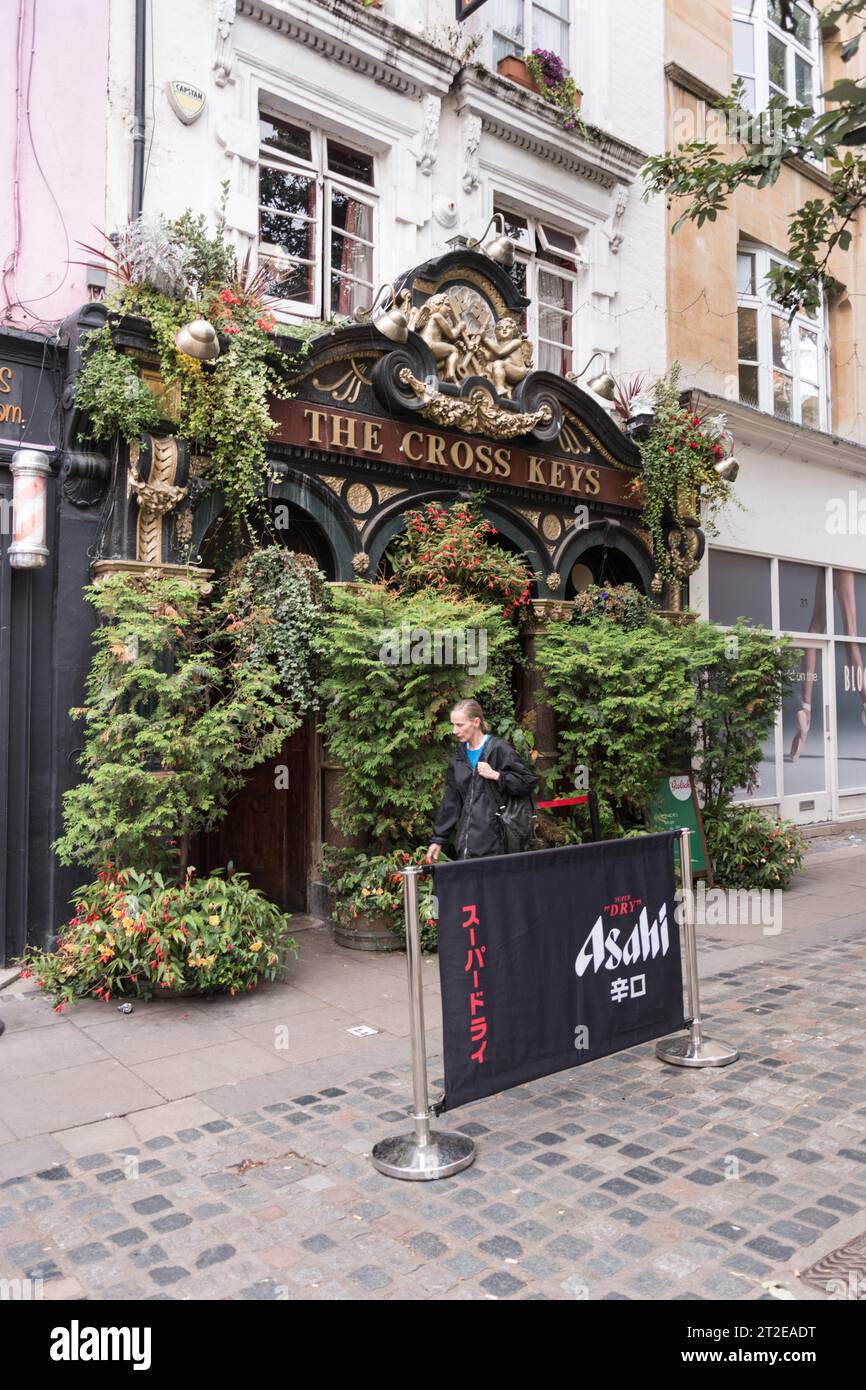 The Cross Keys public house, Endell Street, Covent Garden, London, WC2 ...