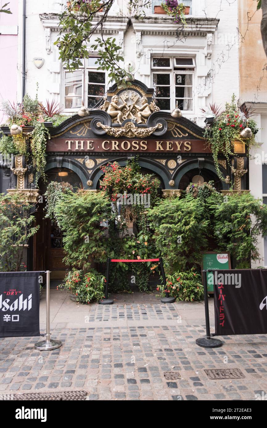 Public cross hi-res stock photography and images - Alamy