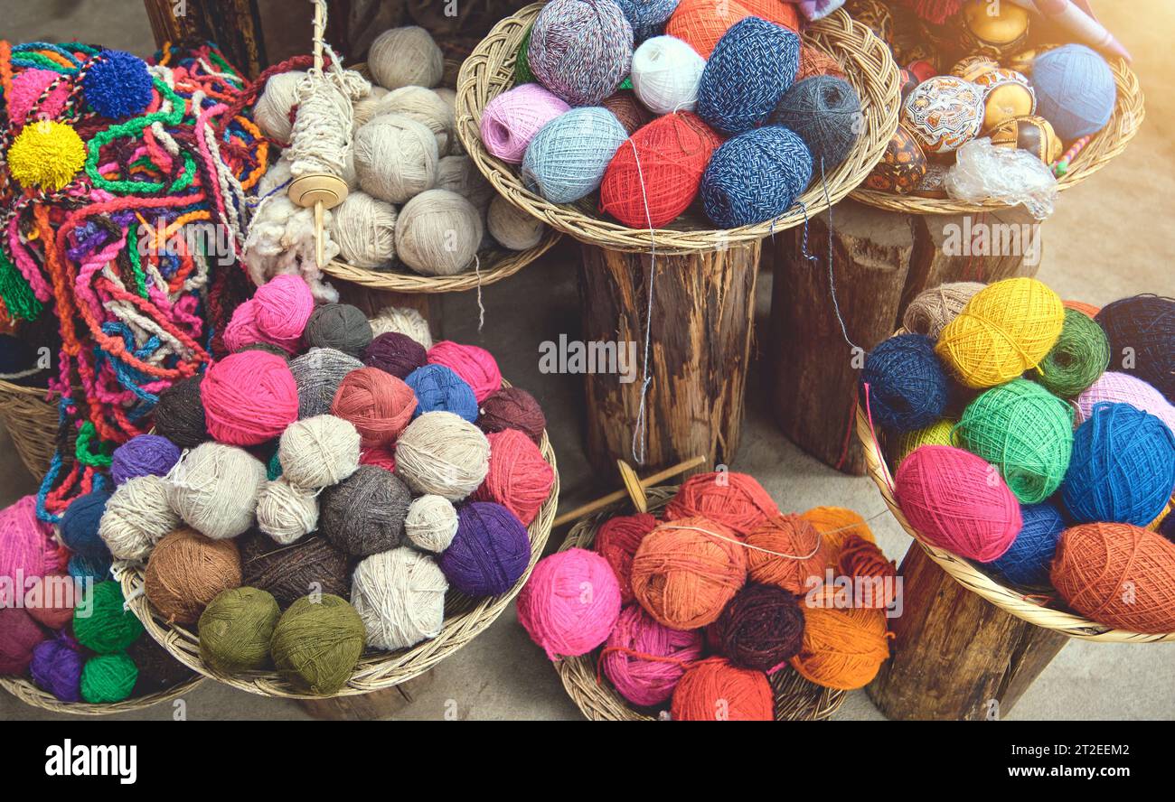 Natural Dye alpaca wool in Chinchero near Cuzco in Peru Stock Photo - Alamy