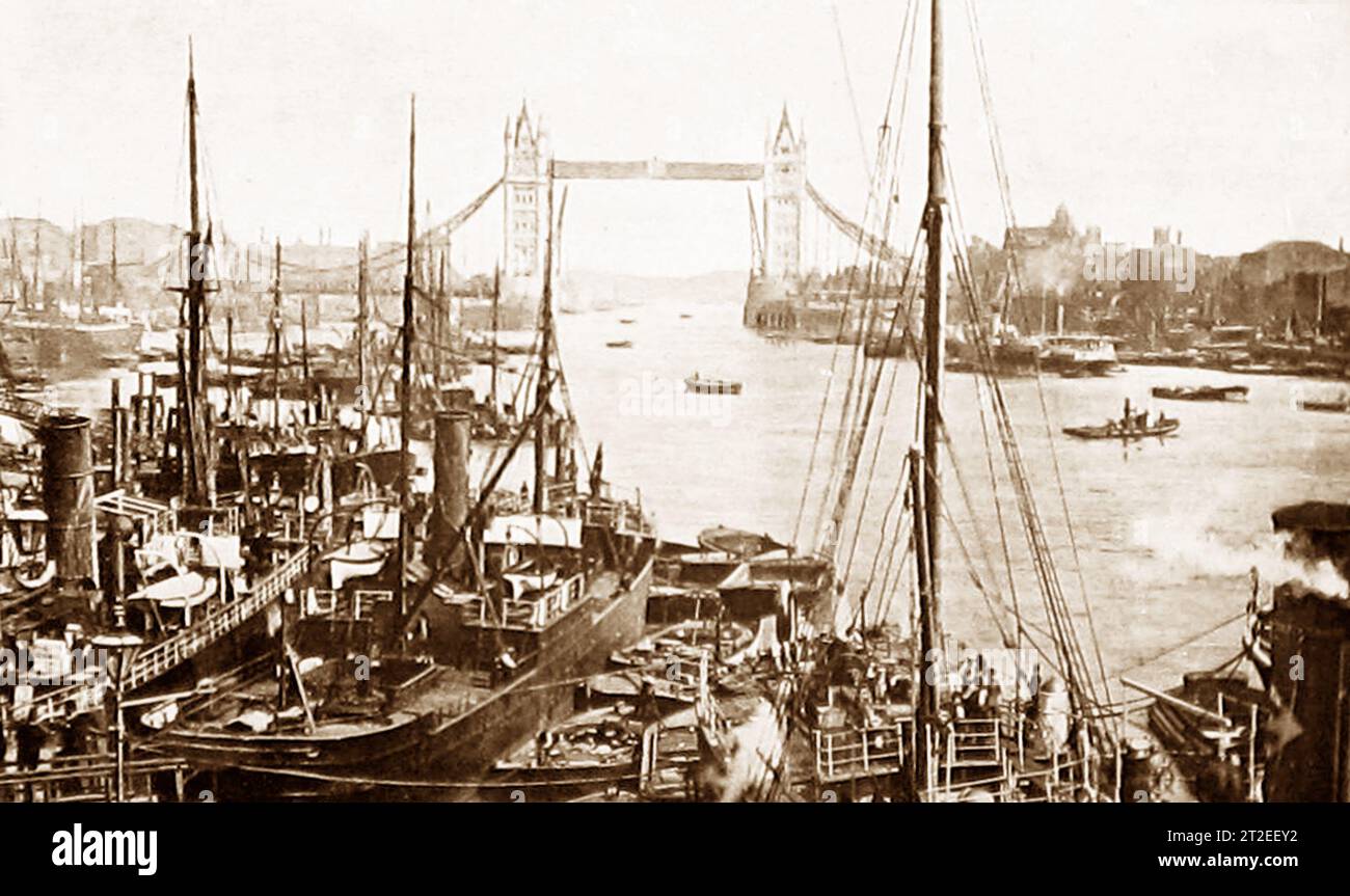 Victorian tower bridge london hi-res stock photography and images - Alamy