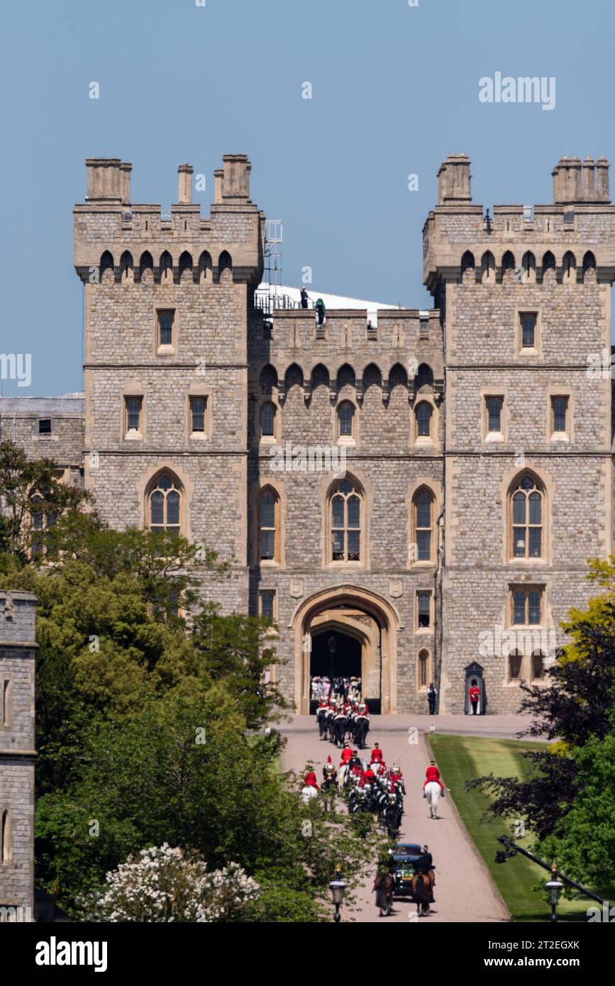 Royal Wedding Windsor. Carriage procession heading back to Windsor ...