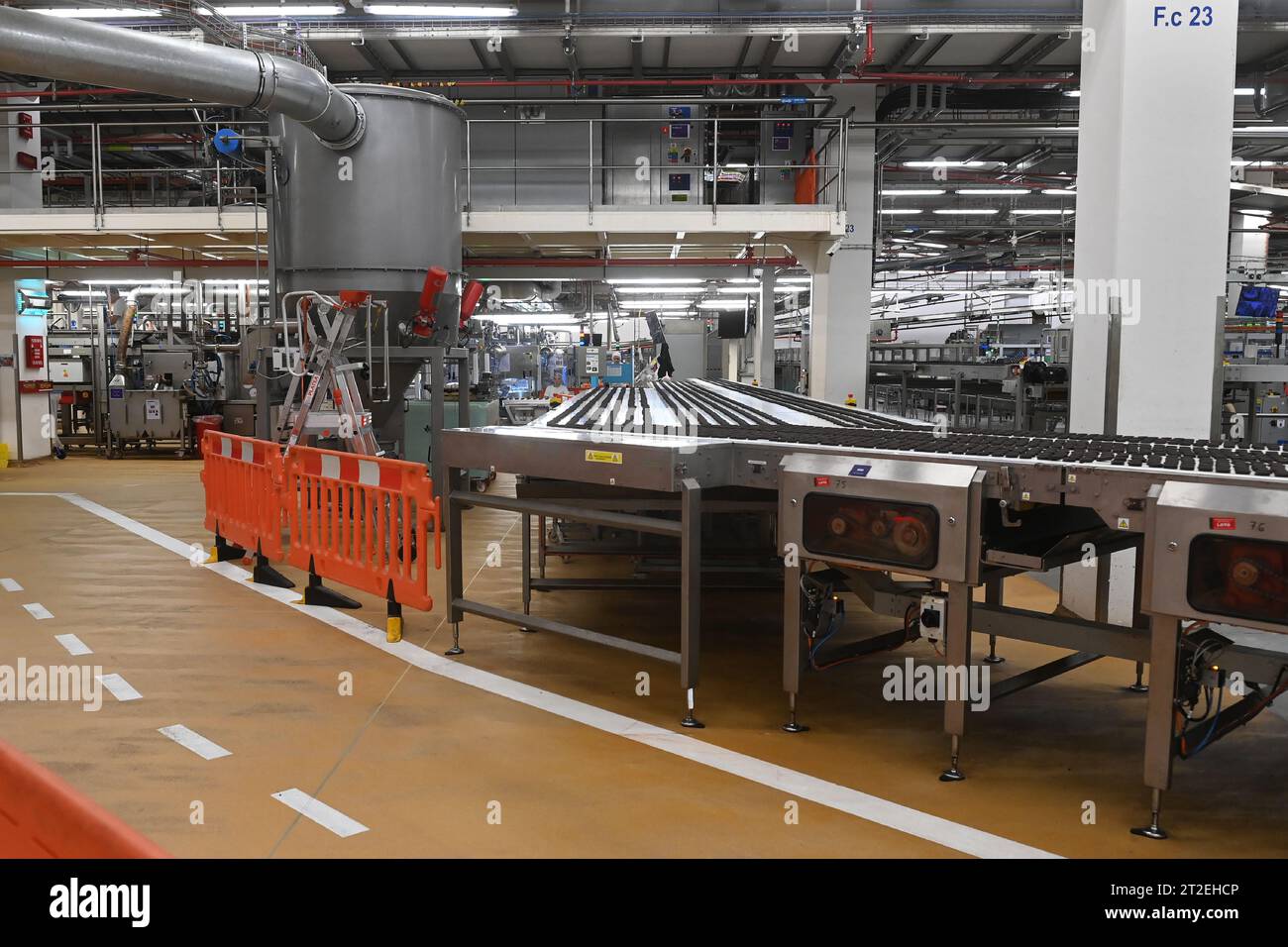 Mondelez factory hi-res stock photography and images - Alamy