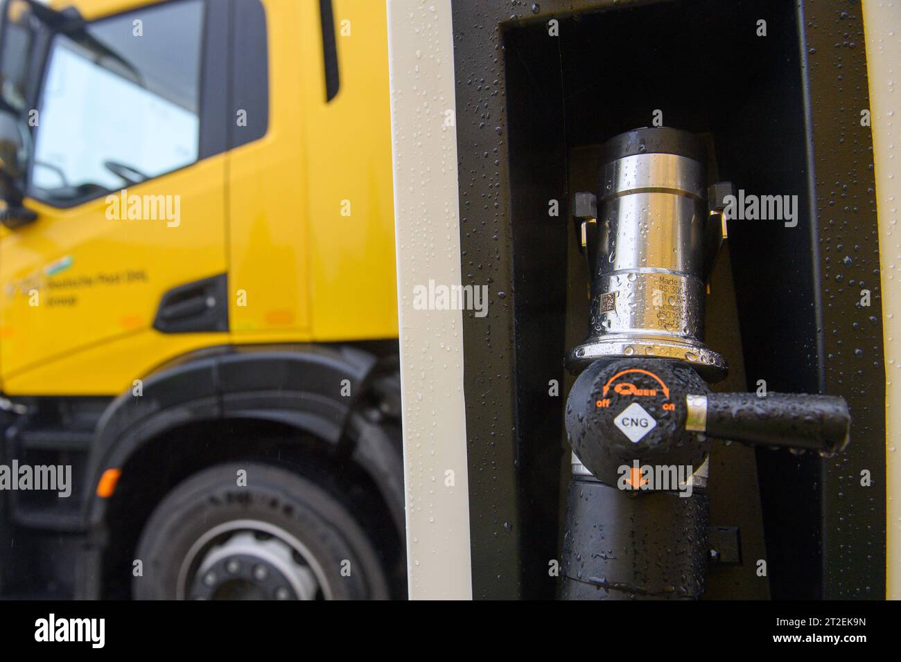19 October 2023, Saxony-Anhalt, Sülzetal: A Deutsche Post truck stands ...