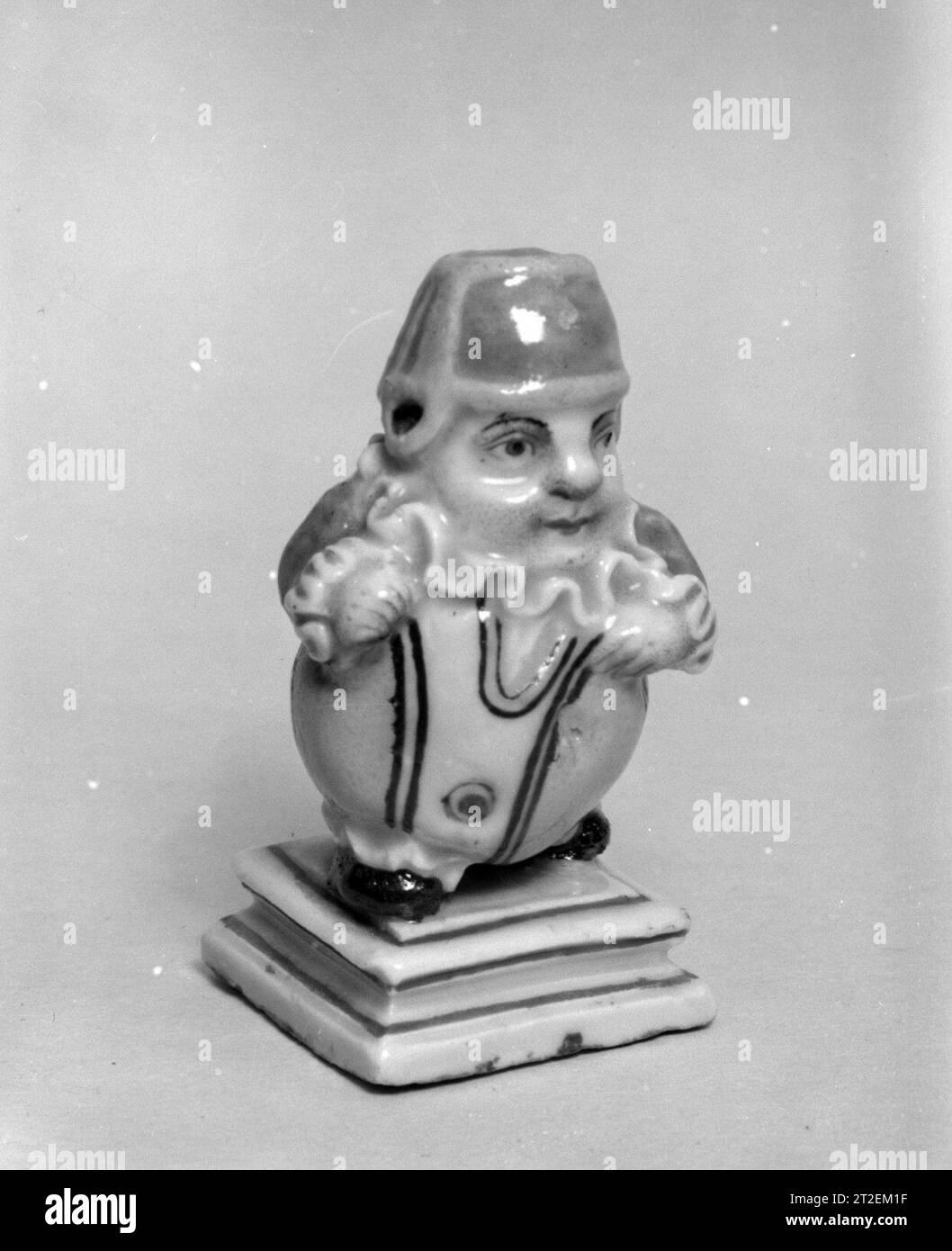 Ceramics dwarf Black and White Stock Photos & Images - Alamy