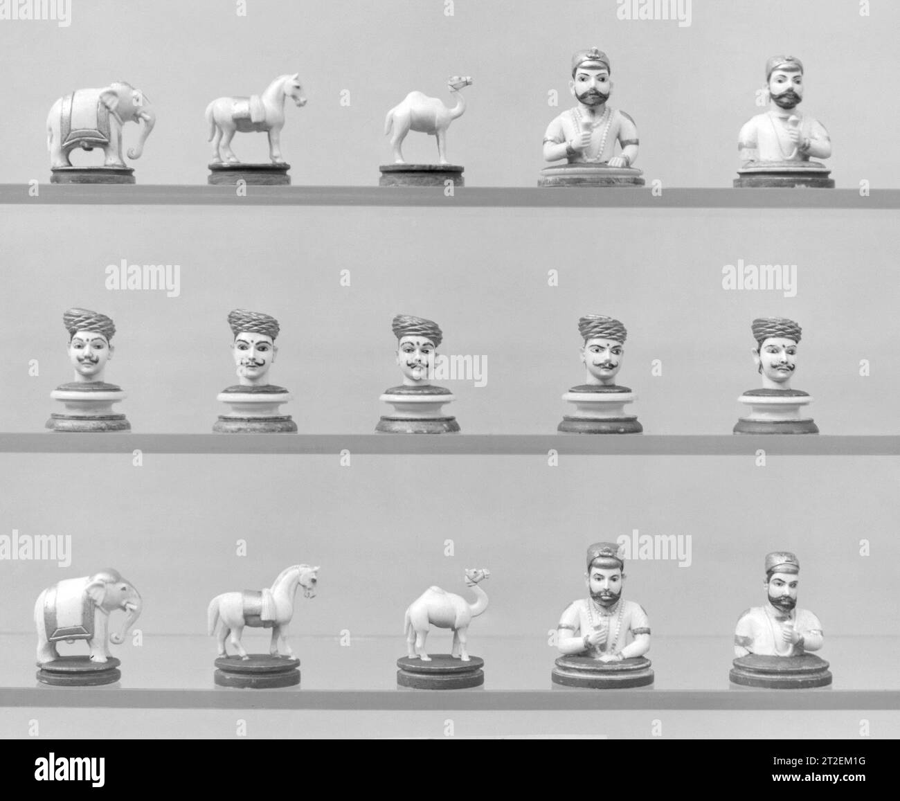 Chessmen (32) Indian, possibly Jaipur 19th century The pawns, human ...