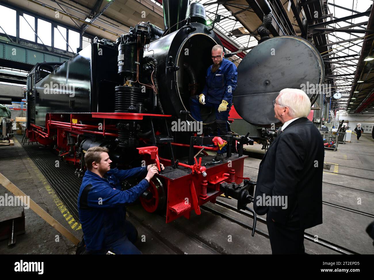 Locomotive maintenance facility hi-res stock photography and images - Alamy