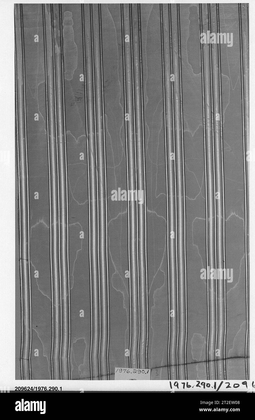 Panel skirt hi-res stock photography and images - Alamy