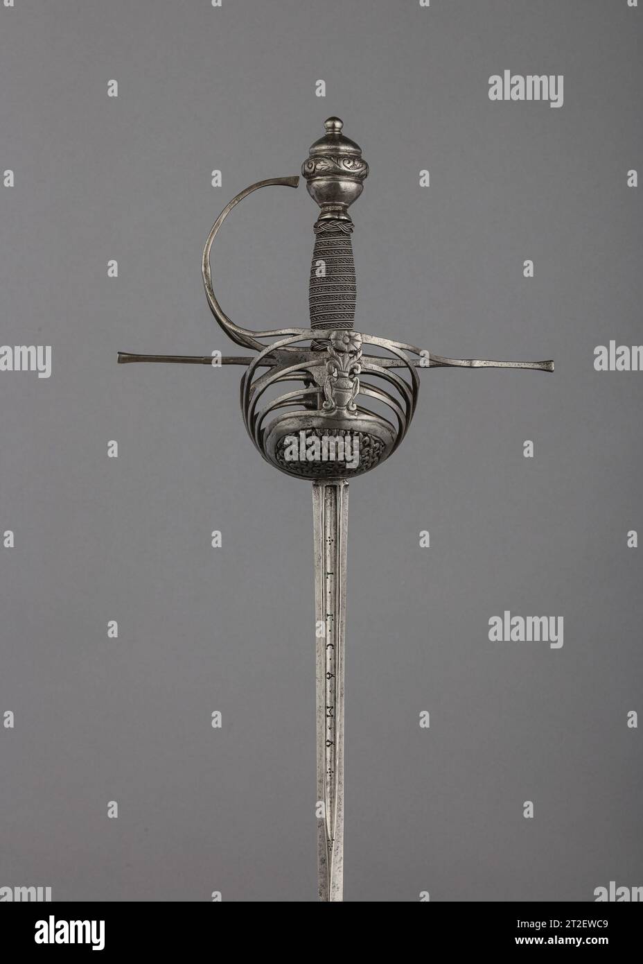 Rapier hilts hi-res stock photography and images - Alamy