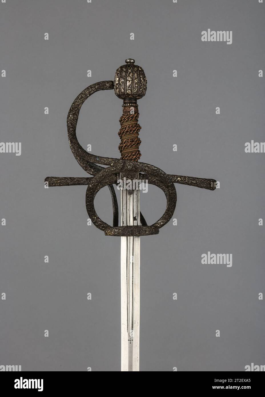 Fencing materials and techniques hi-res stock photography and images ...