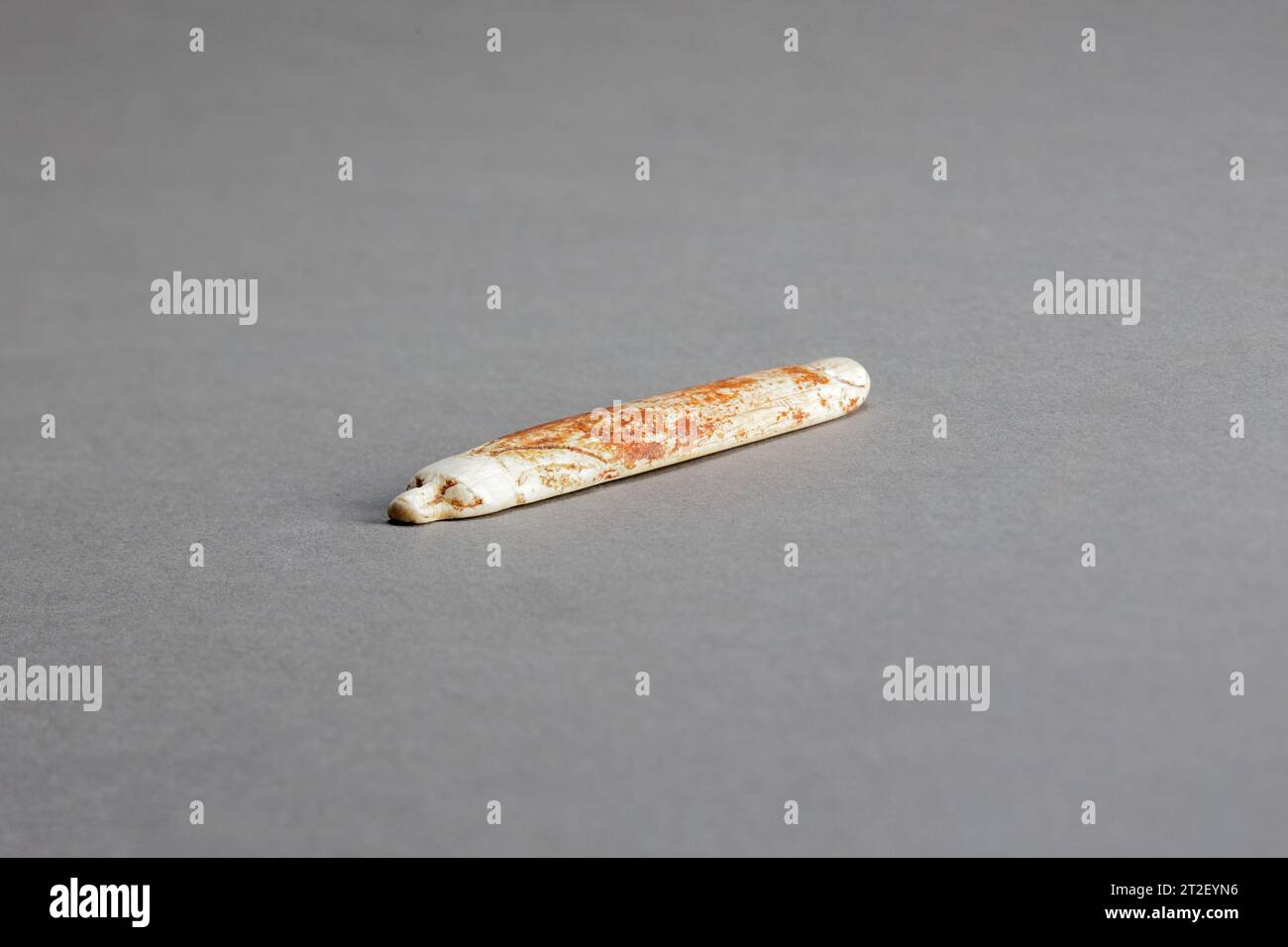 Ivory game box hi-res stock photography and images - Alamy