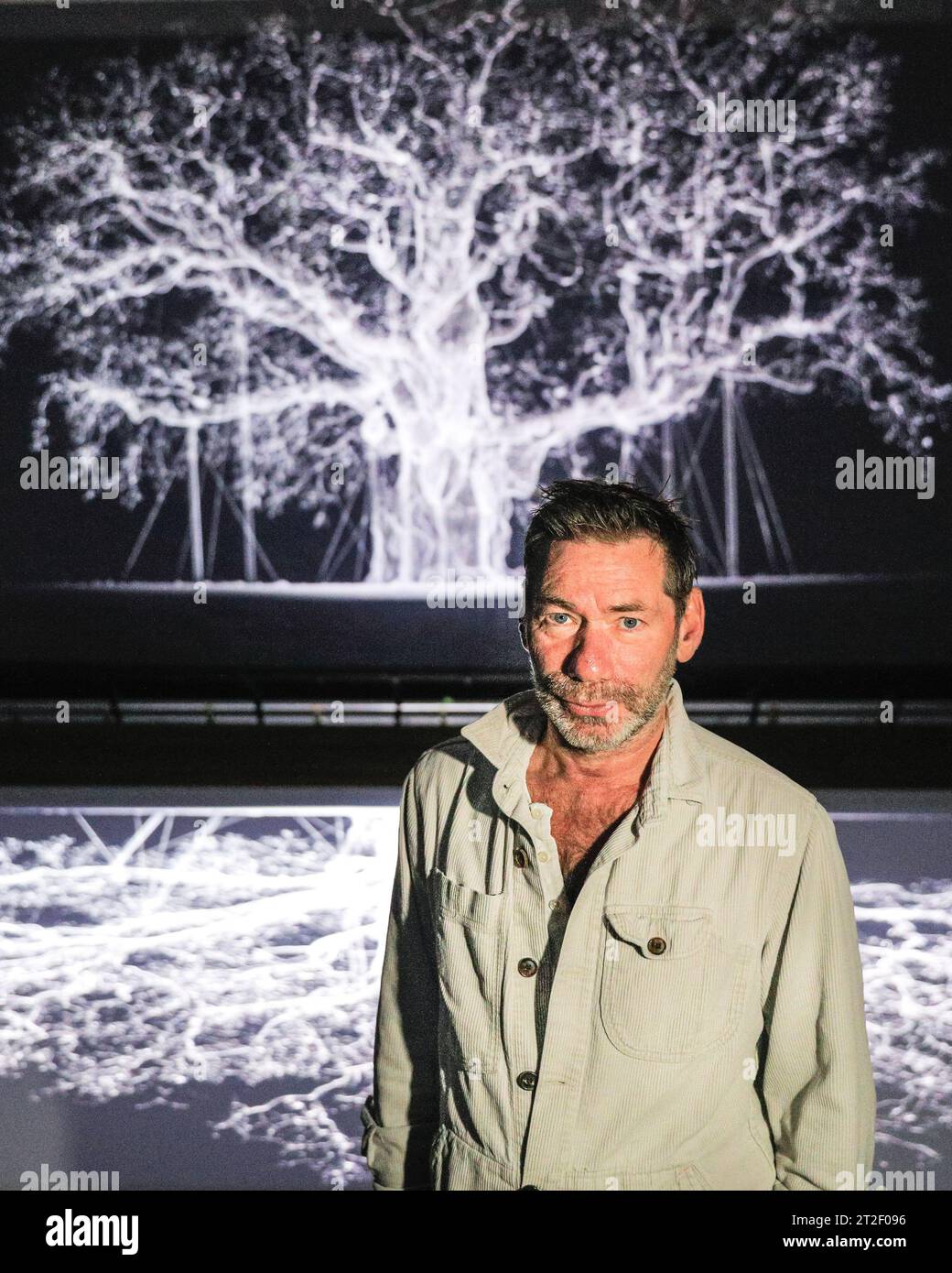 London, UK. 19th Oct, 2023. Artist Matt Collishaw with 'Albion', a ...