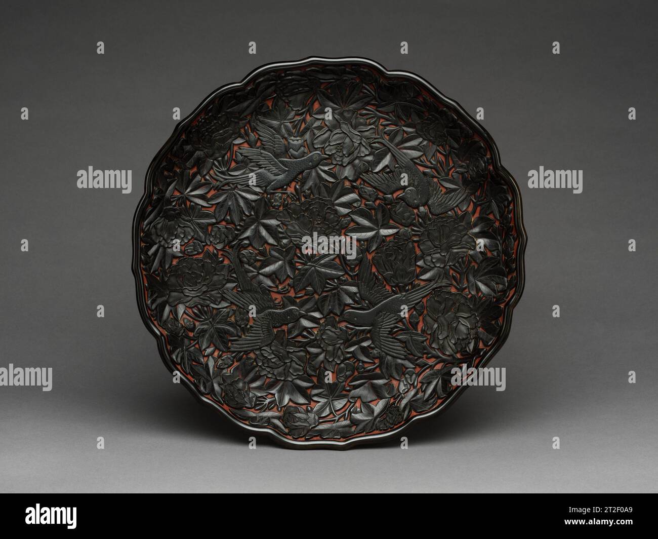 Foliated dish with four birds and flowers China 15th century This dish ...