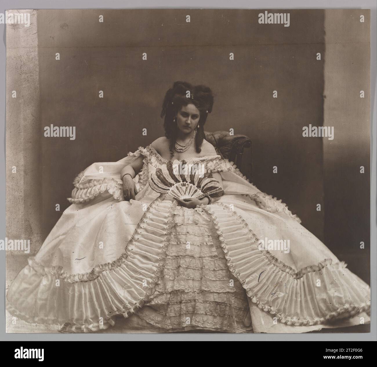 Elvira Pierre-Louis Pierson French Person in Photograph Countess ...