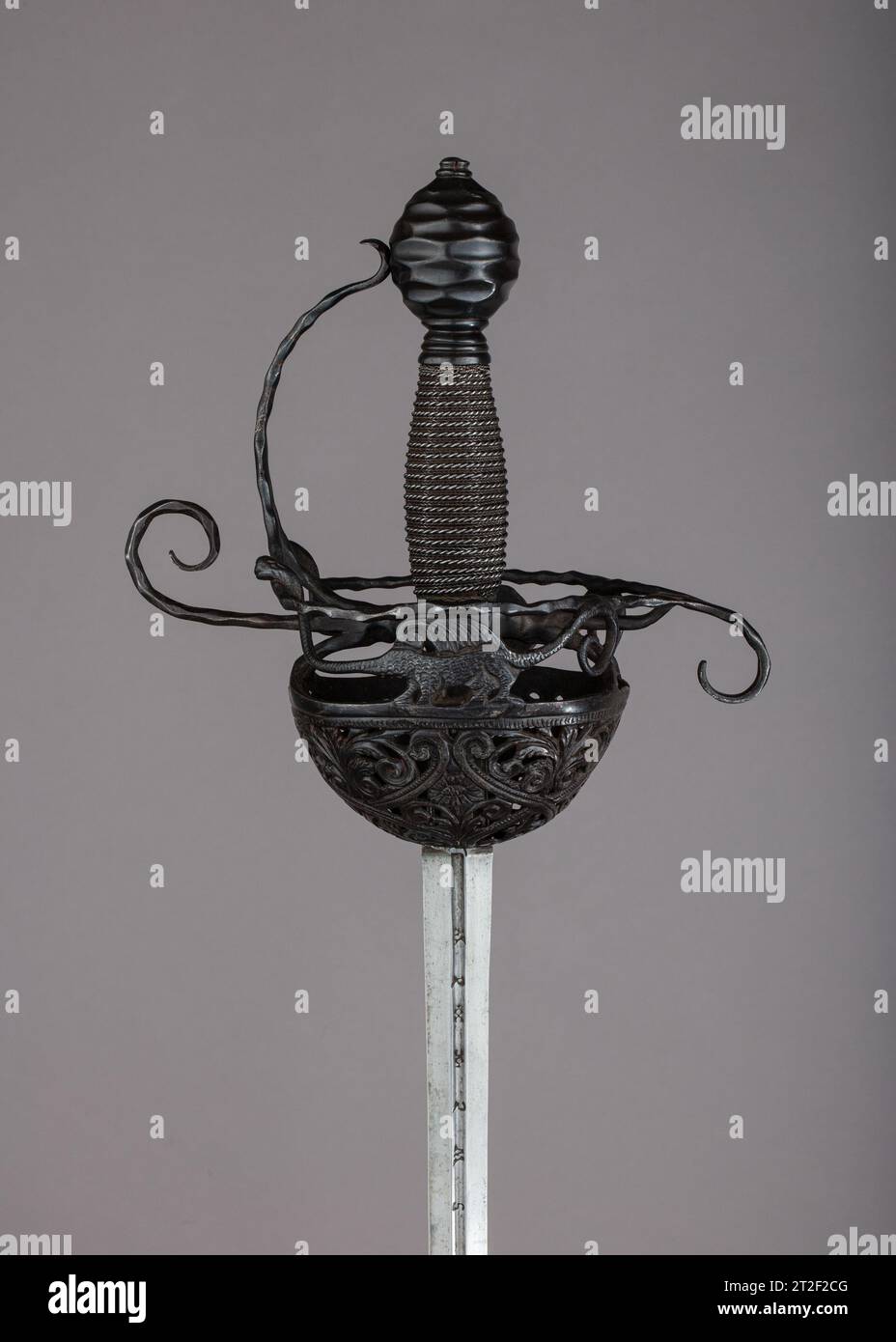 Cup hilted rapier hi-res stock photography and images - Alamy