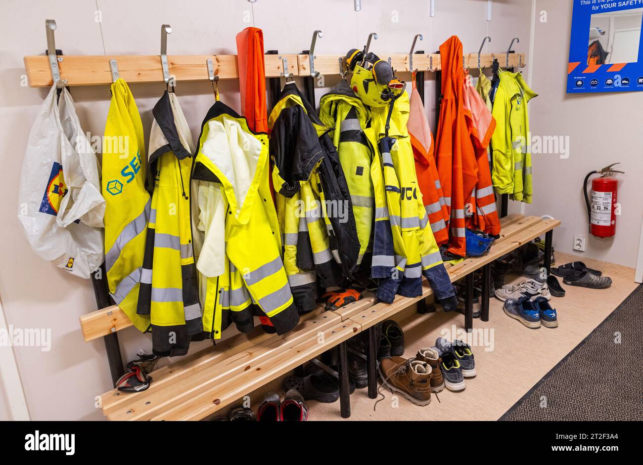 Byggklader hi-res stock photography and images - Alamy