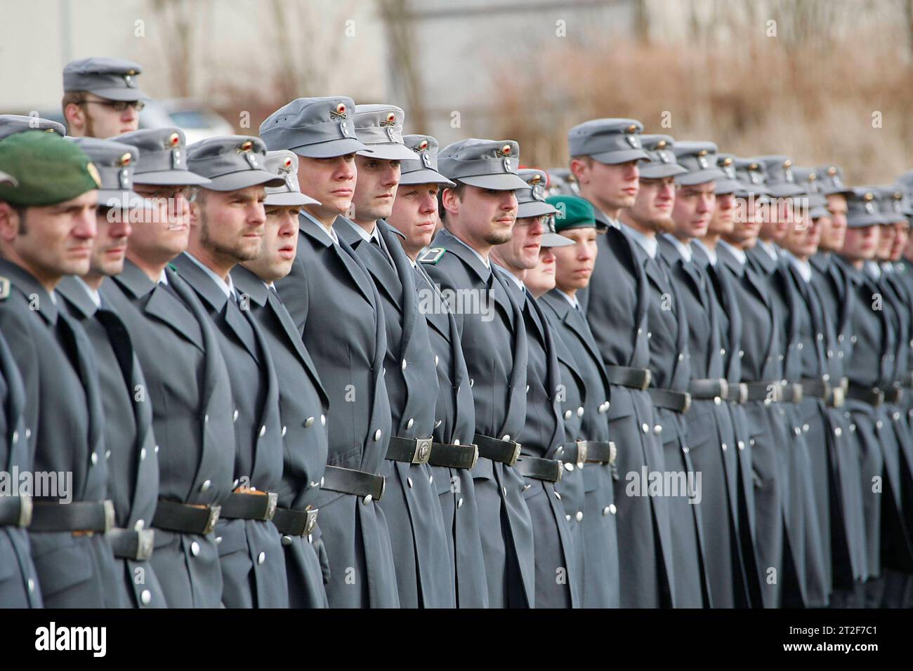 Akt der soldaten hi-res stock photography and images - Alamy