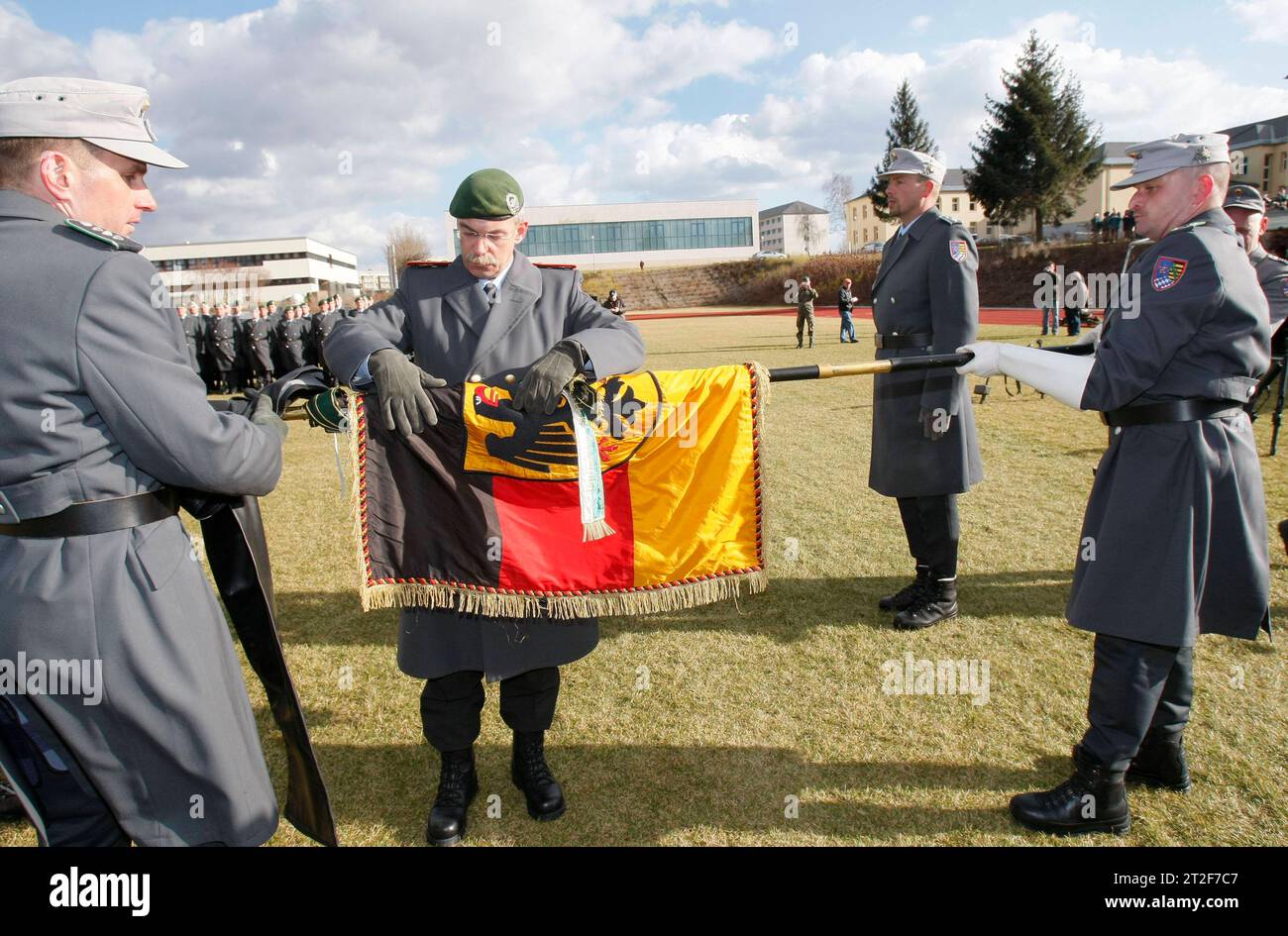 Akt der soldaten hi-res stock photography and images - Alamy