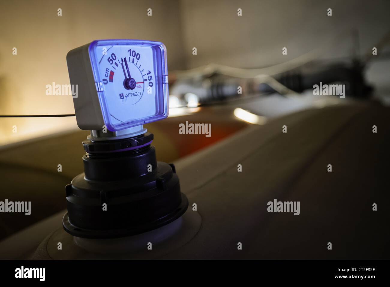 Bad Brahmstedt, Germany. 18th Oct, 2023. A meter shows the level in the ...