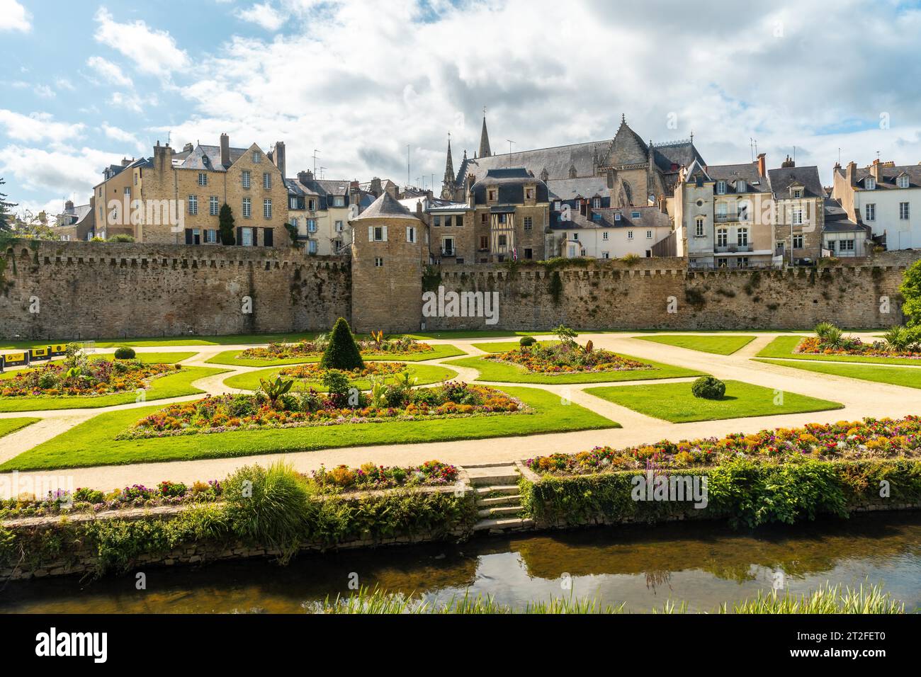 Vannes coastal medieval town, the lovely gardens of the Remparts Garden ...
