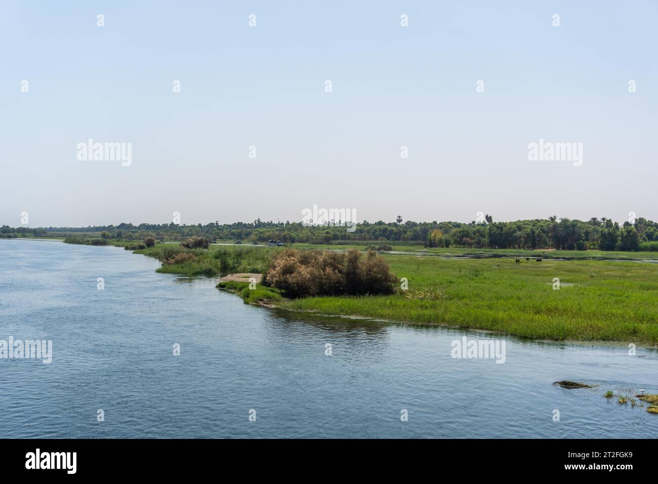 Beautiful natural scenery sailing on the Nile river cruise from Luxor ...