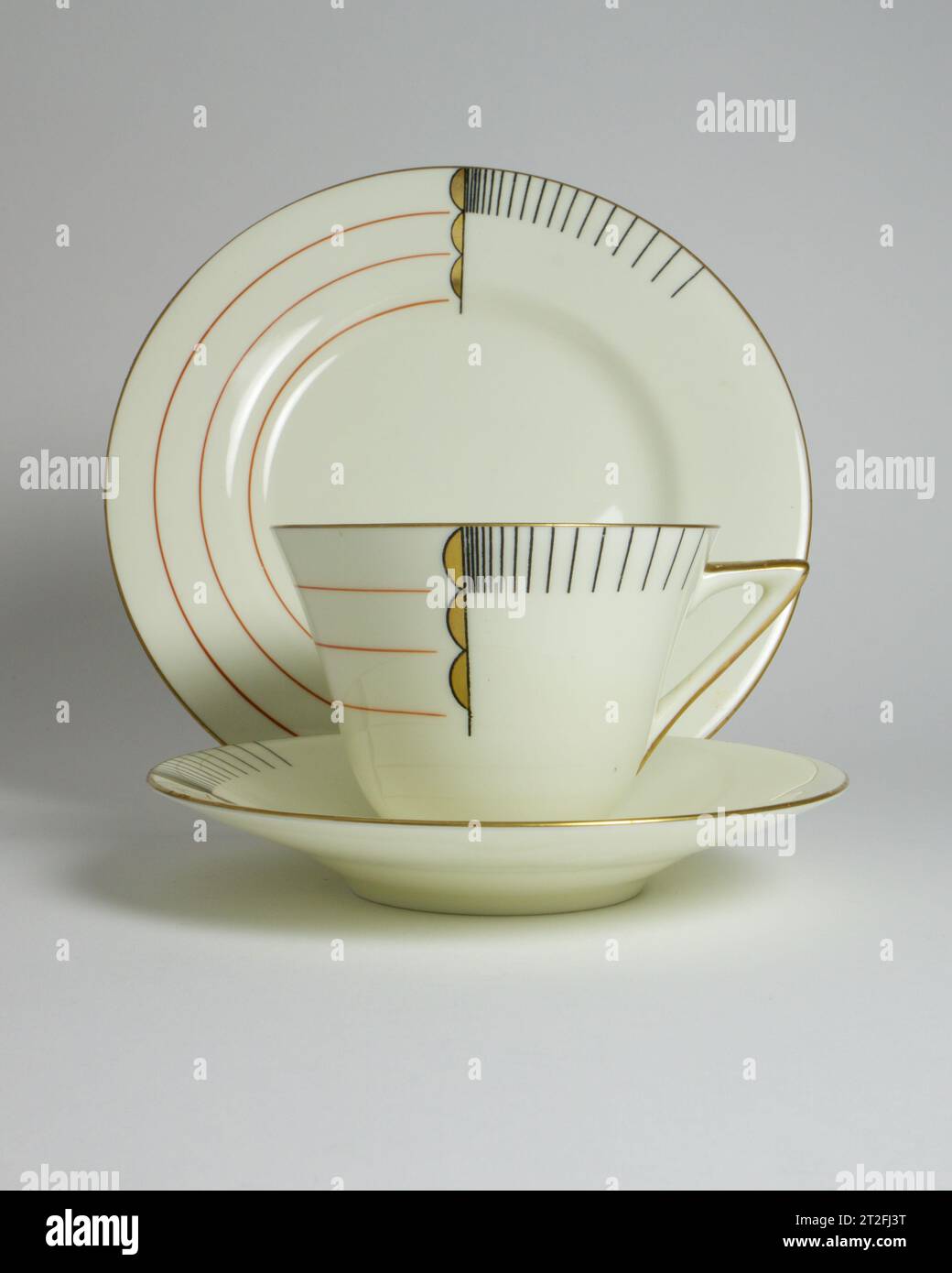 Antique Art Deco Royal Doulton Magna pattern porcelain trio, consisting ...