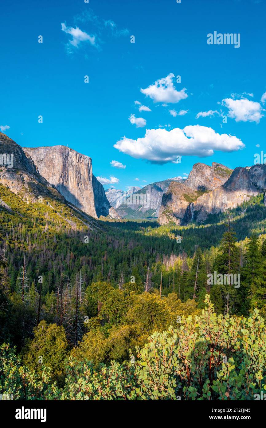 Tunnel View Viewpoint the perfect place to see all of Yosemite National ...