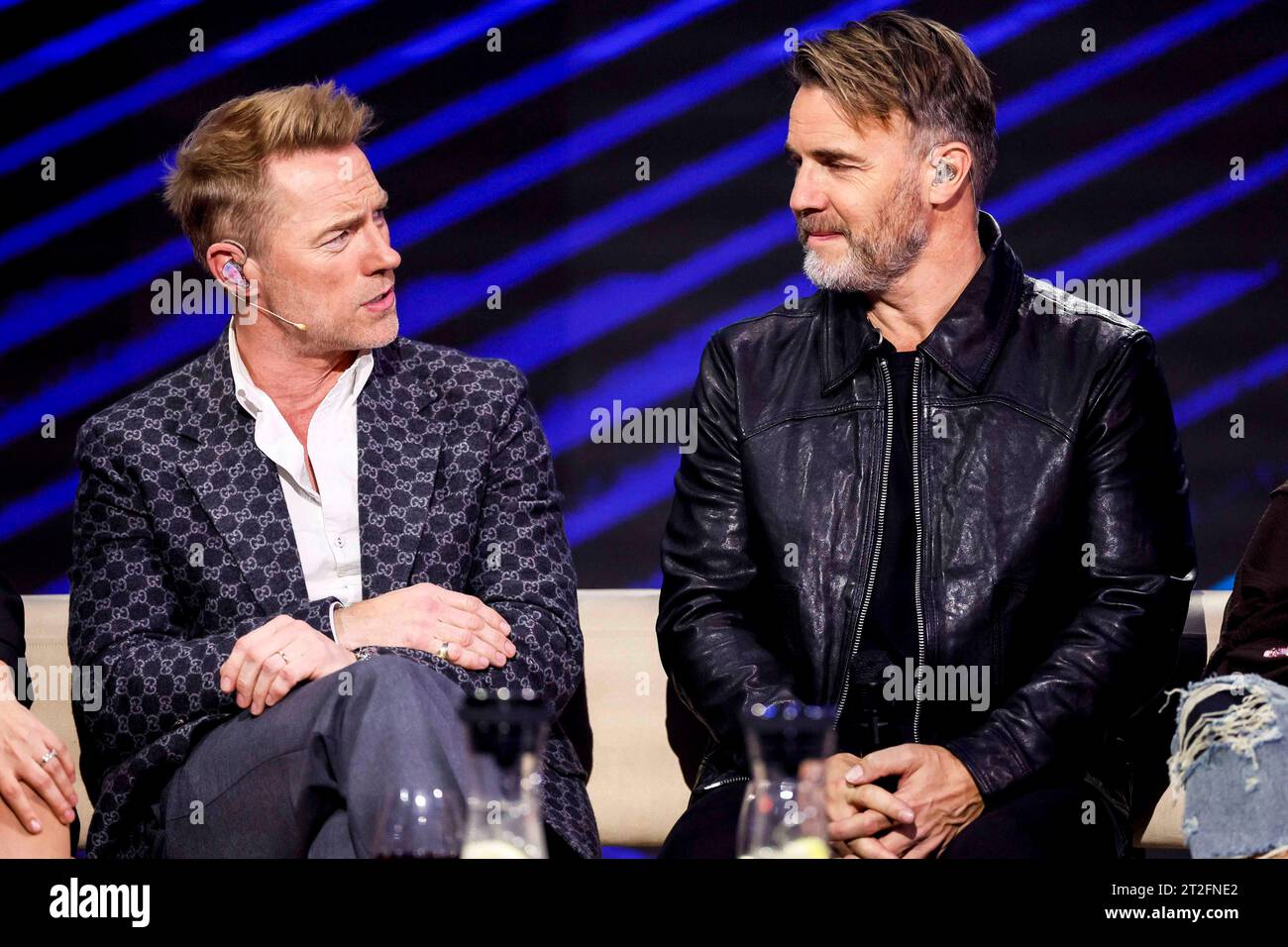 Ronan keating and gary barlow hi-res stock photography and images - Alamy