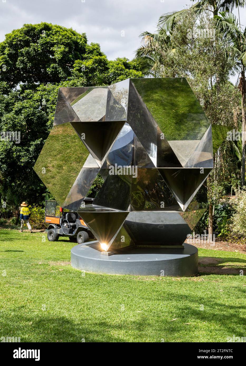 Sculptor in the City Botanic Gardens, Brisbane, Queensland, Australia ...