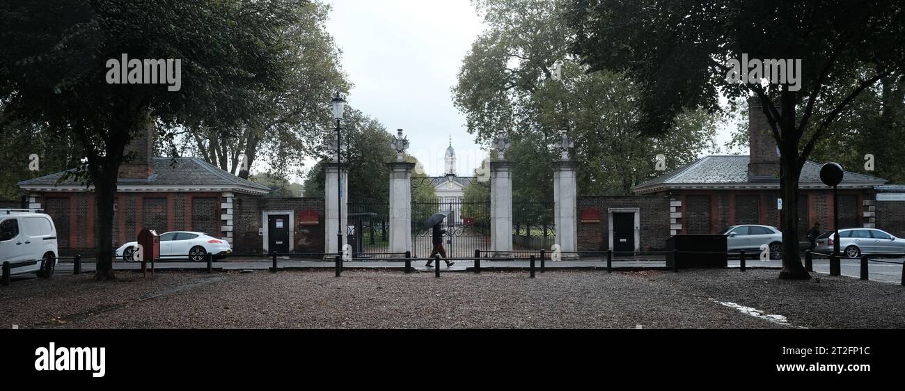 Old hospital gates hi-res stock photography and images - Alamy