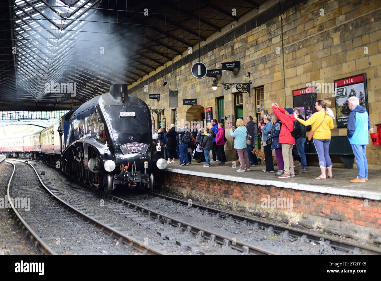 LNER Class A4 Pacific No 60007 Sir Nigel Gresley arriving at Pickering ...