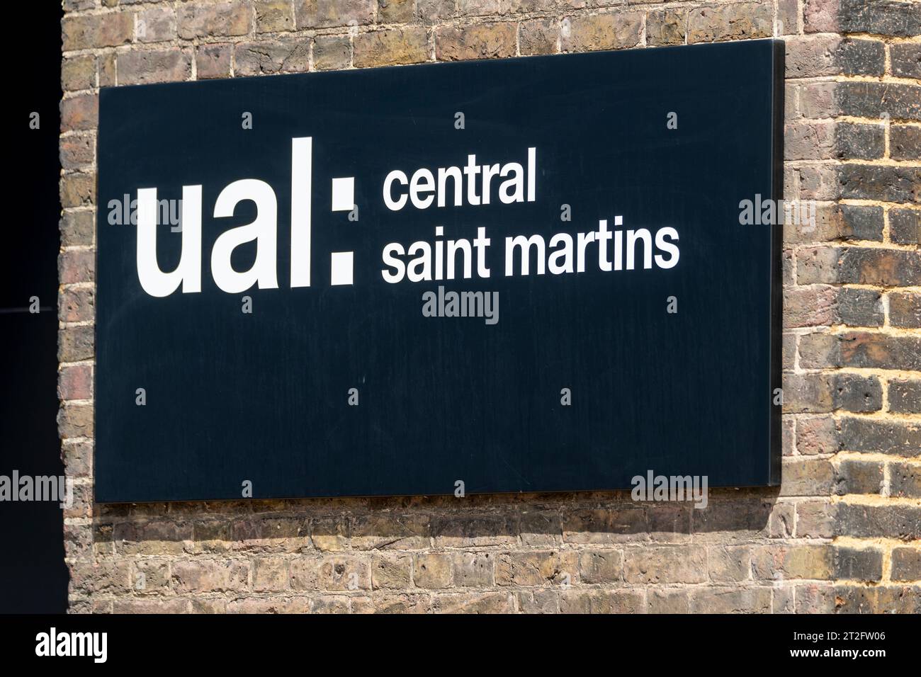 Central saint martins school of art hi-res stock photography and images ...