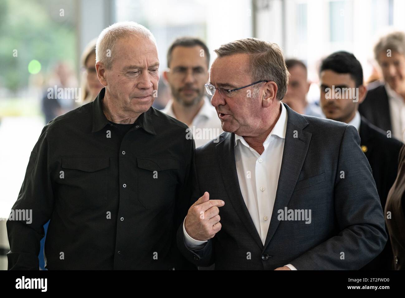 Tel Aviv, Israel. 19th Oct, 2023. Boris Pistorius (SPD, r), Federal ...