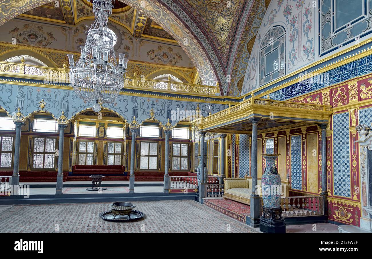 Interior of the Topkapi Palace. Istanbul. Turkey Stock Photo - Alamy