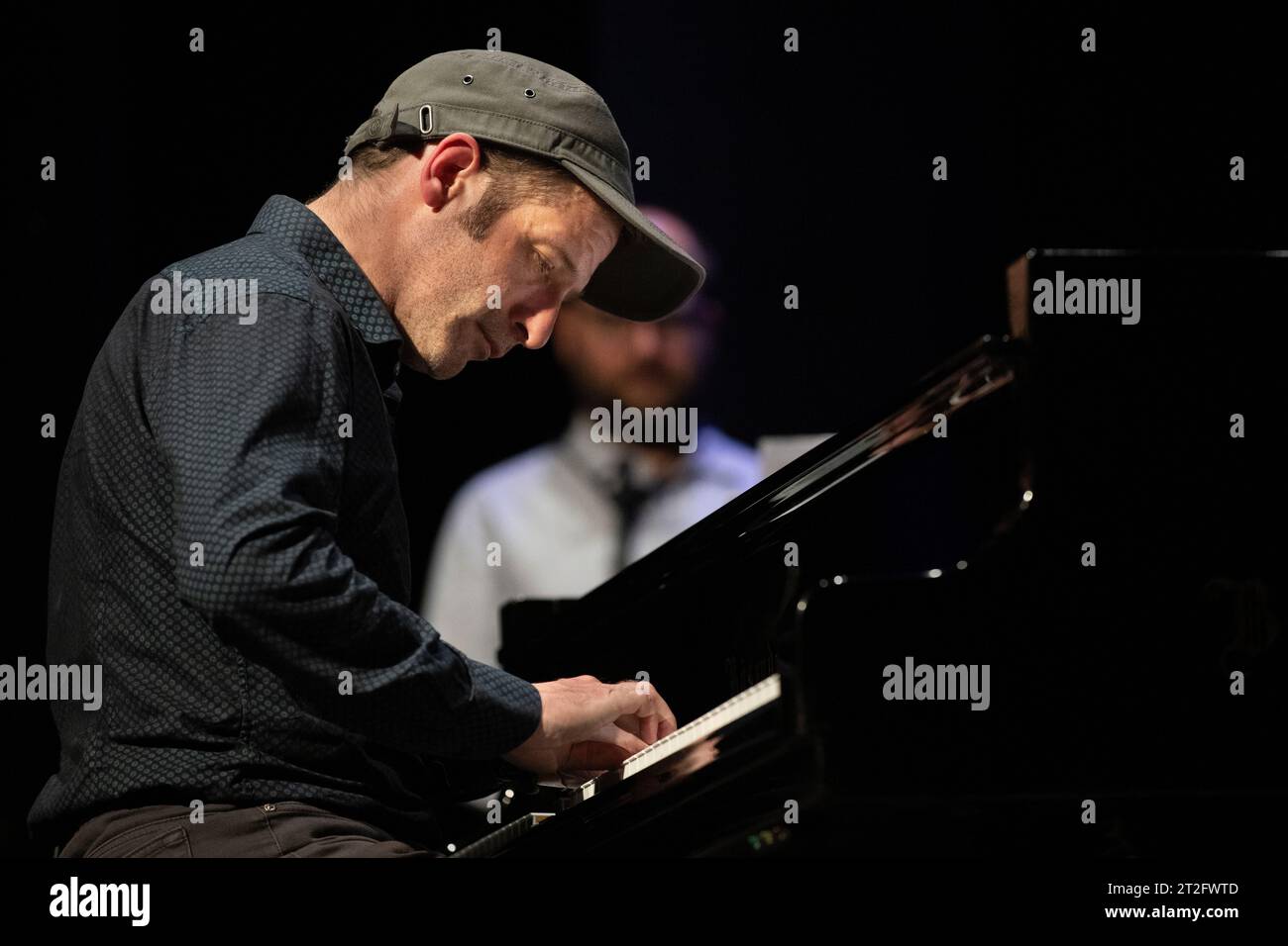 Ivo Neame's Dodeka featuring Ivo Neale on piano and Mike Chillingworth ...