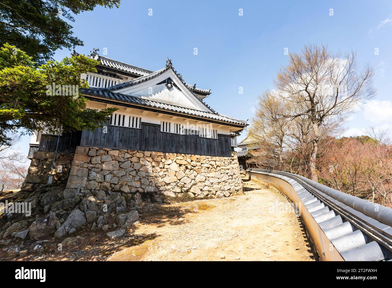 Honmaru, inner bailey, around the tenshu, the keep, leading to the ...