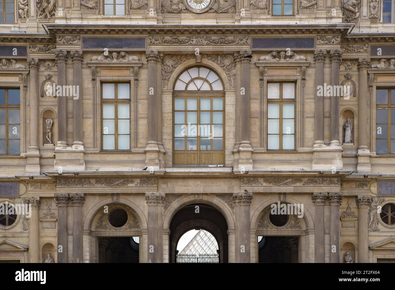 Pavillon de l’Horloge (Clock Pavilion) or Pavillon Sully in Western ...