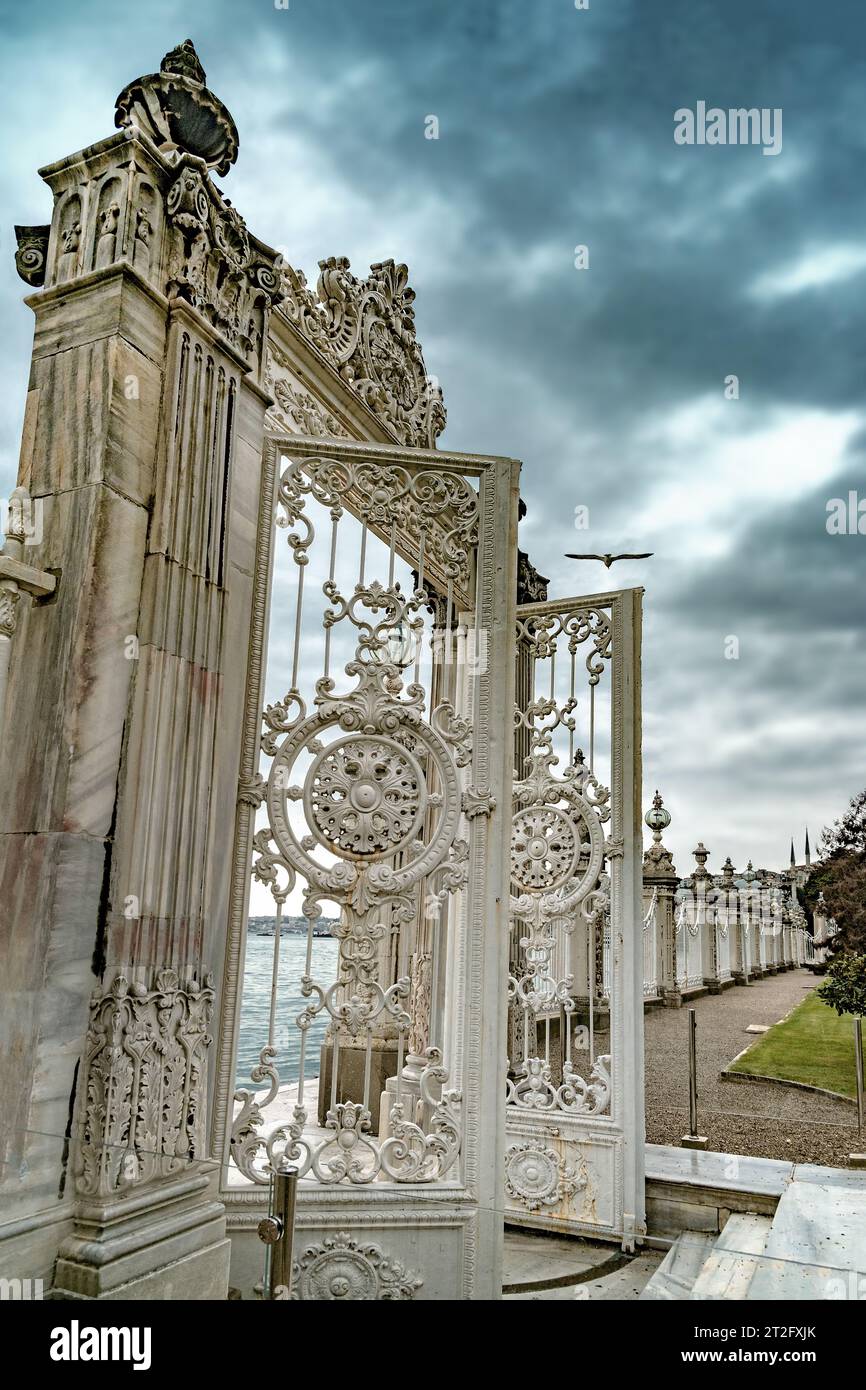 Gate entrance dolmabahce palace hi-res stock photography and images - Alamy