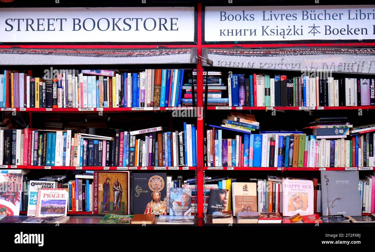 Mobile second hi-res stock photography and images - Alamy