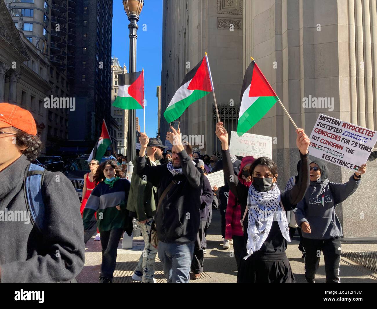 College students protest israel hi-res stock photography and images - Alamy