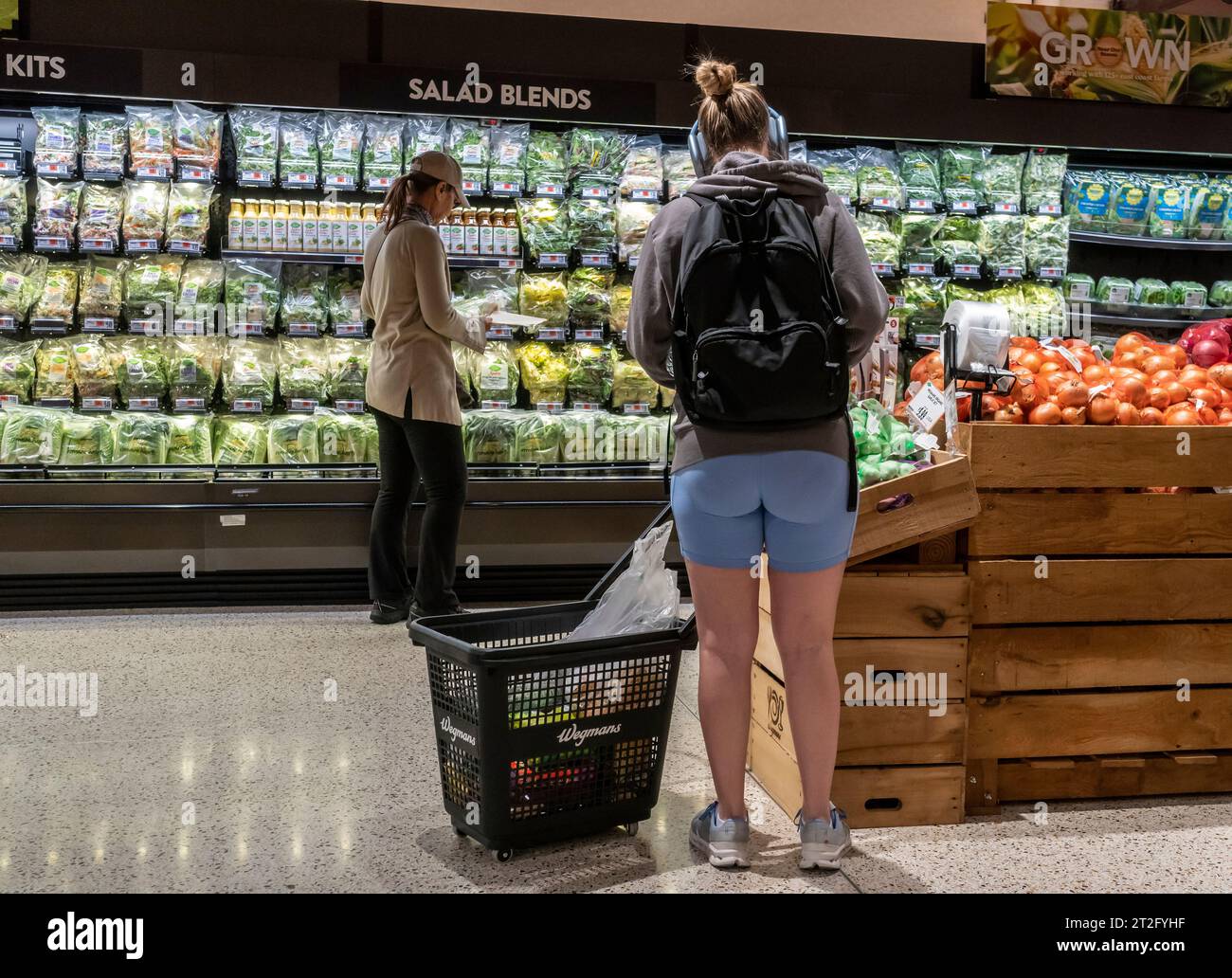 Hordes of shoppers invade the Wegmans supermarket in the East Village ...