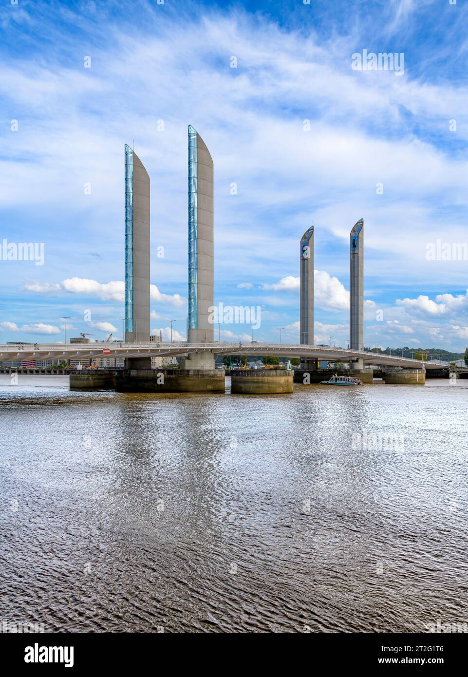 Lift with counter weights hi-res stock photography and images - Alamy