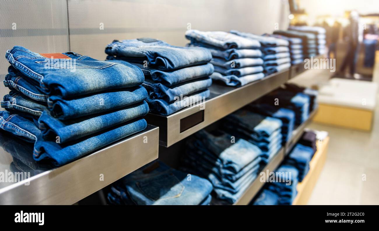 Jeans fitting hi-res stock photography and images - Alamy