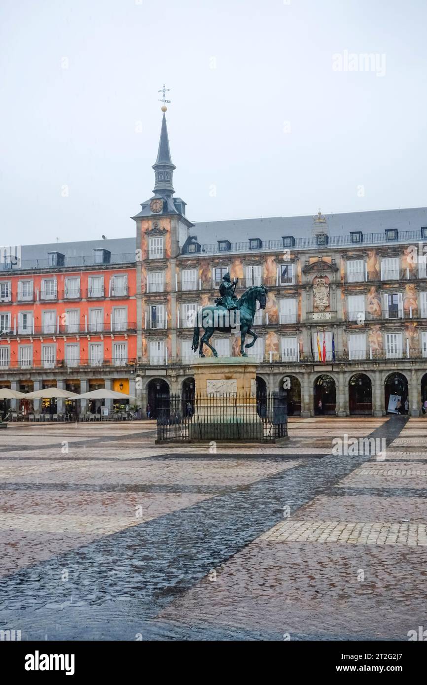 An empty Plaza Mayor . Storm Aline brought the first heavy rain for the ...