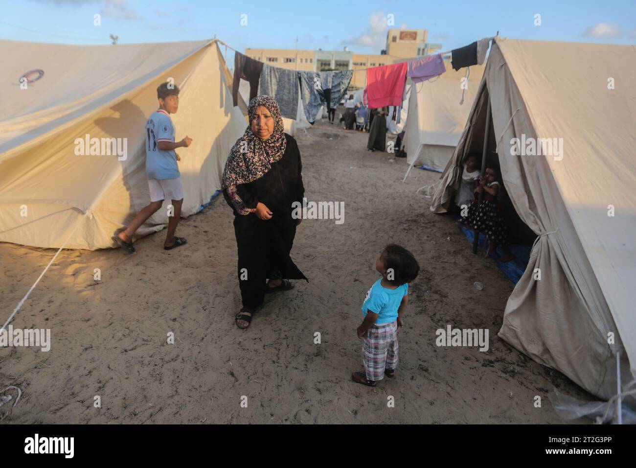 United nations war tents hi-res stock photography and images - Alamy