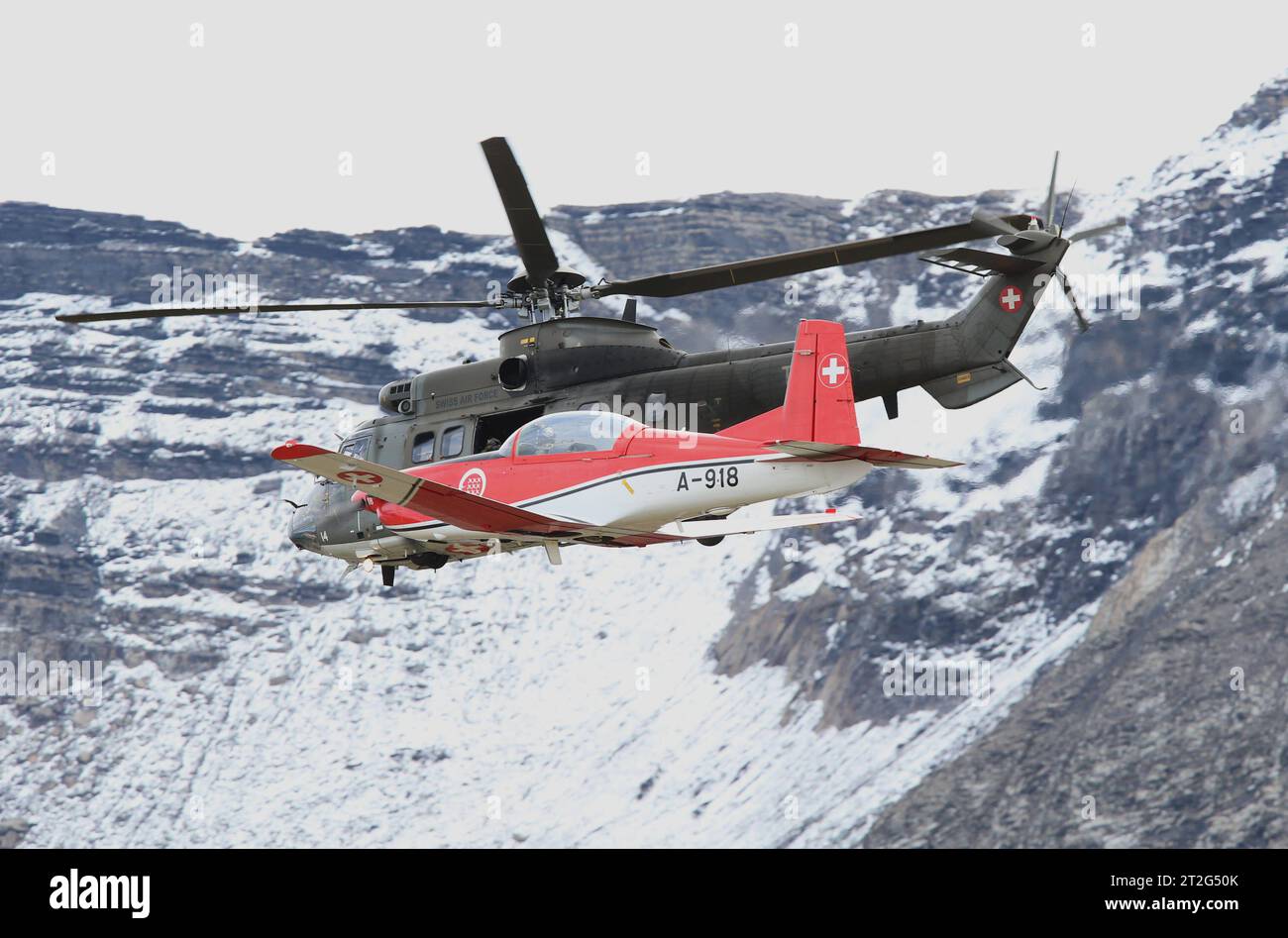 Ein Helikopter der Schweizer Luftwaffe vom Typ Aerospatiale AS-332 M1 Super Puma mit der Kennung ...