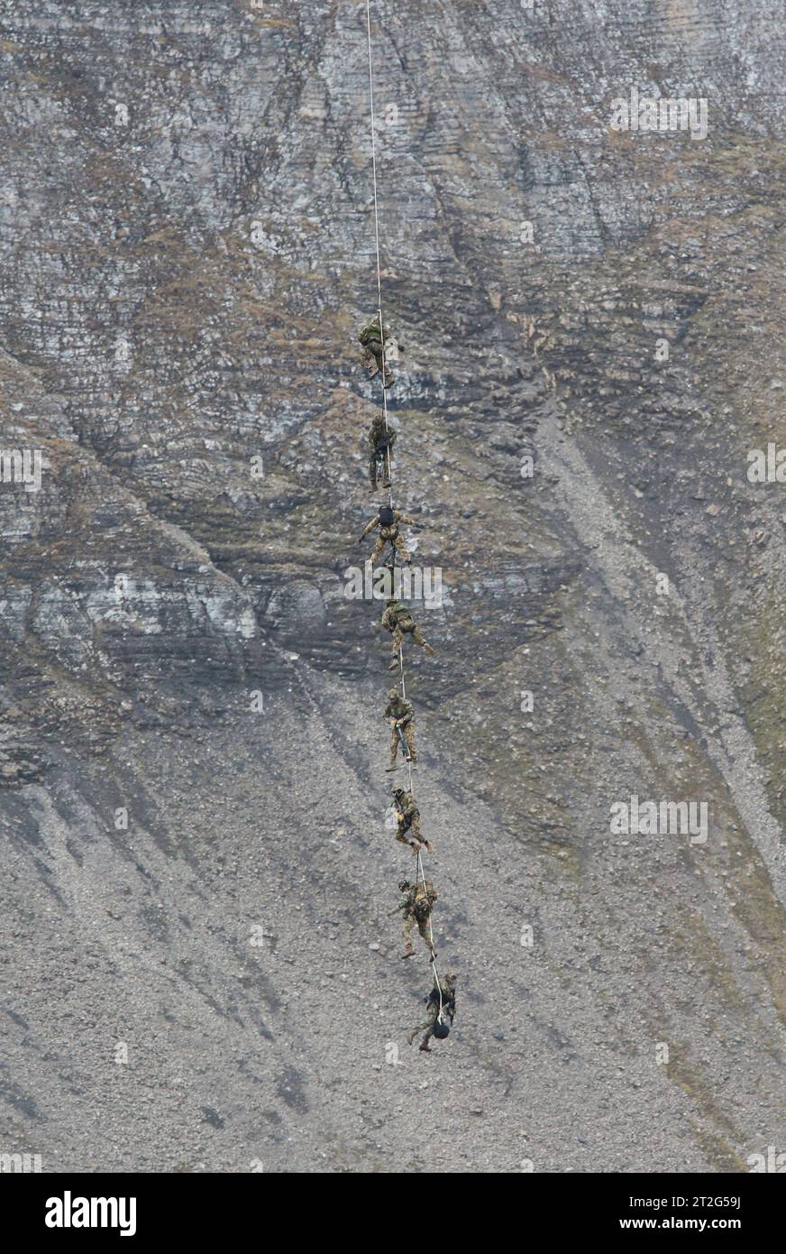 Kommandosoldaten des Schweizer Kommando Spezialkräfte KSK werden auf ...