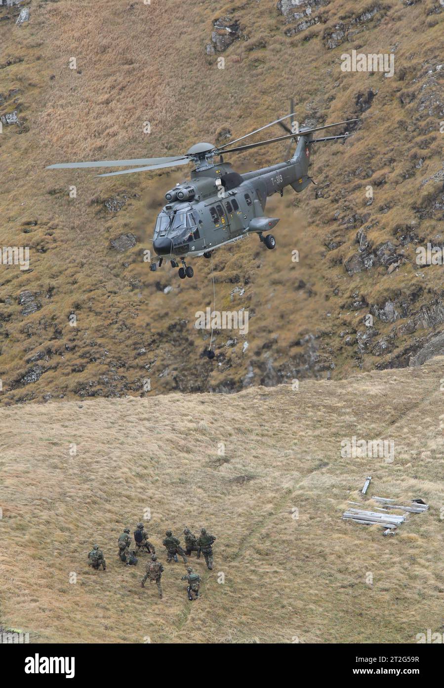 Kommandosoldaten des Schweizer Kommando Spezialkräfte KSK werden auf ...