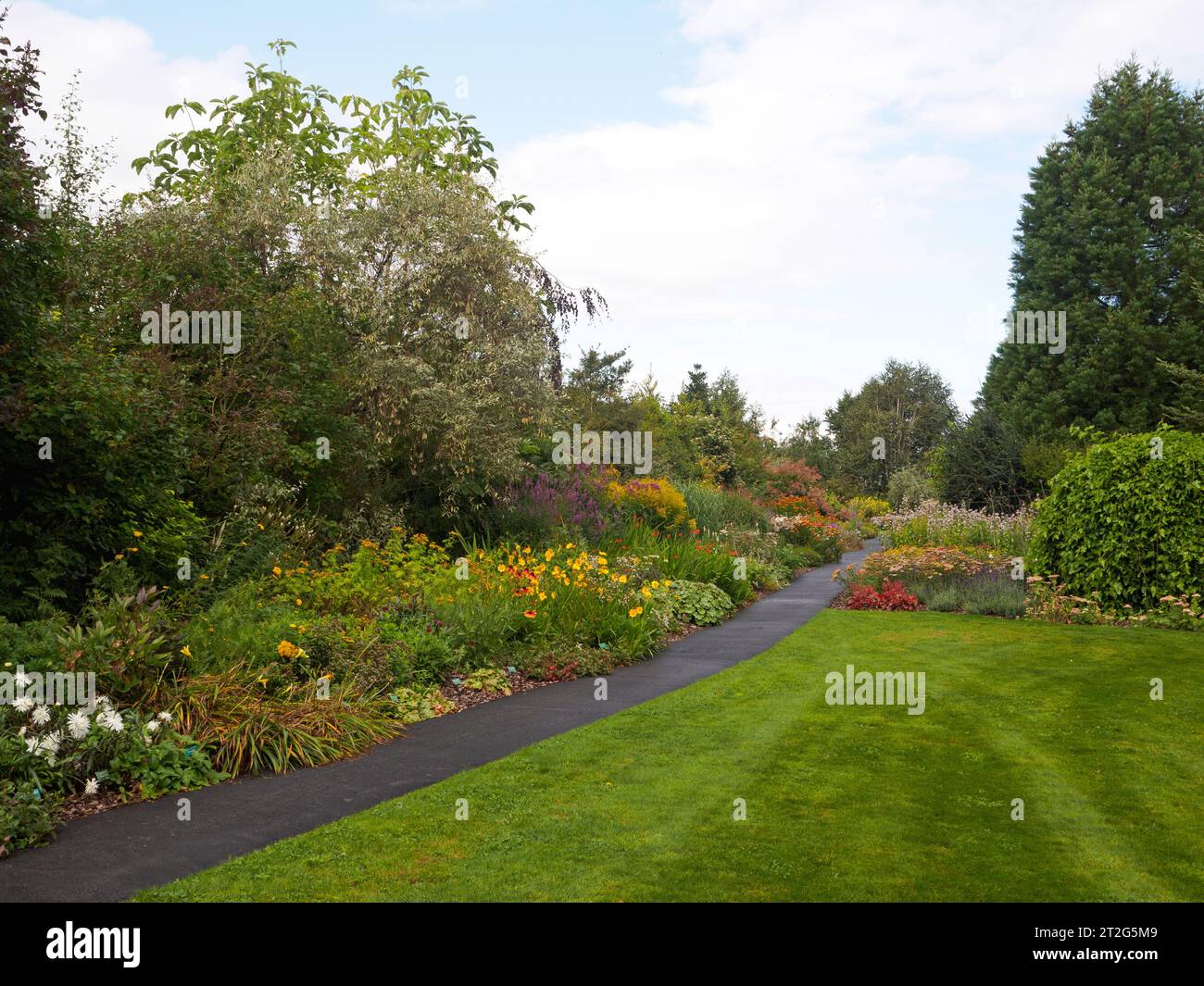 Border planting at Breezy Knees Gardens near York Stock Photo - Alamy