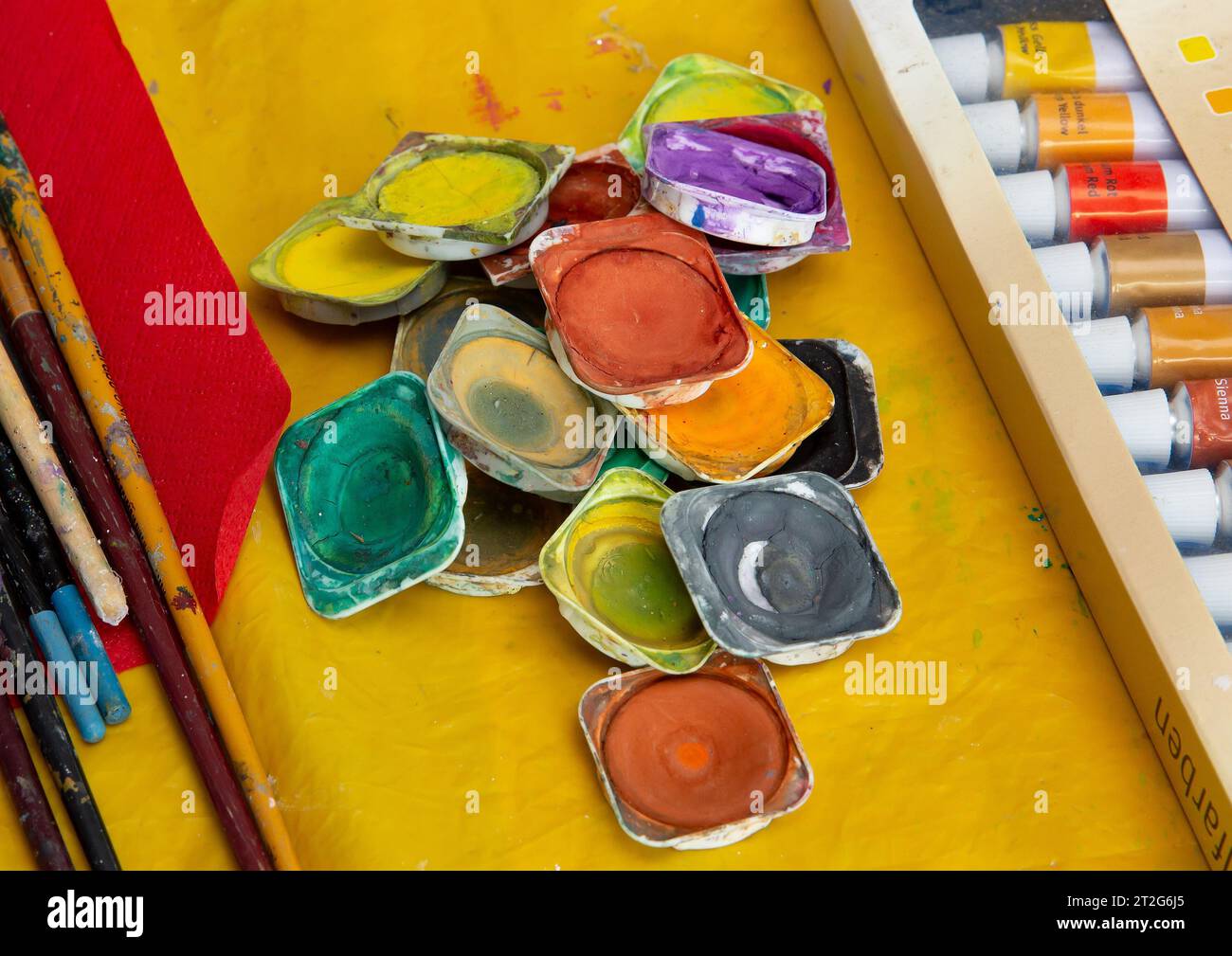 A closeup of a stack of watercolors Stock Photo - Alamy
